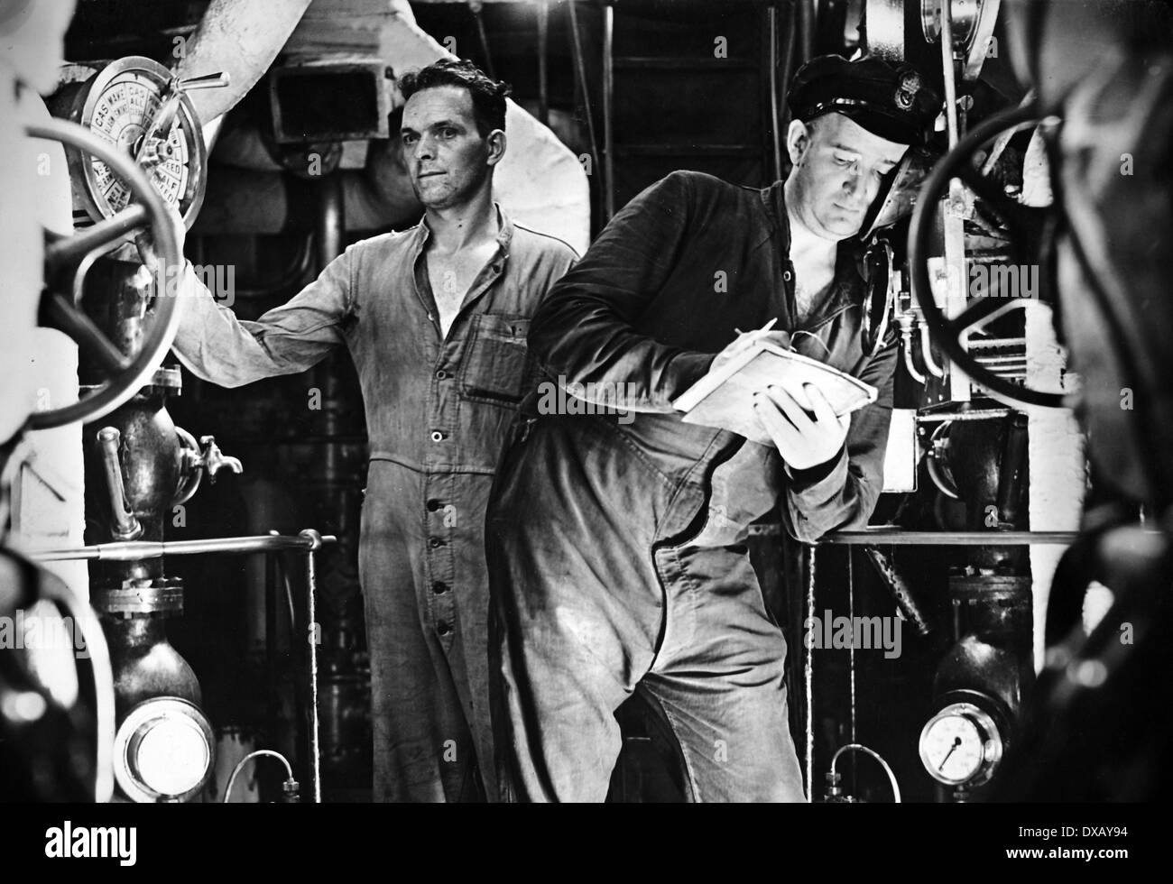 Royal navy uniform 1945 hi-res stock photography and images - Alamy