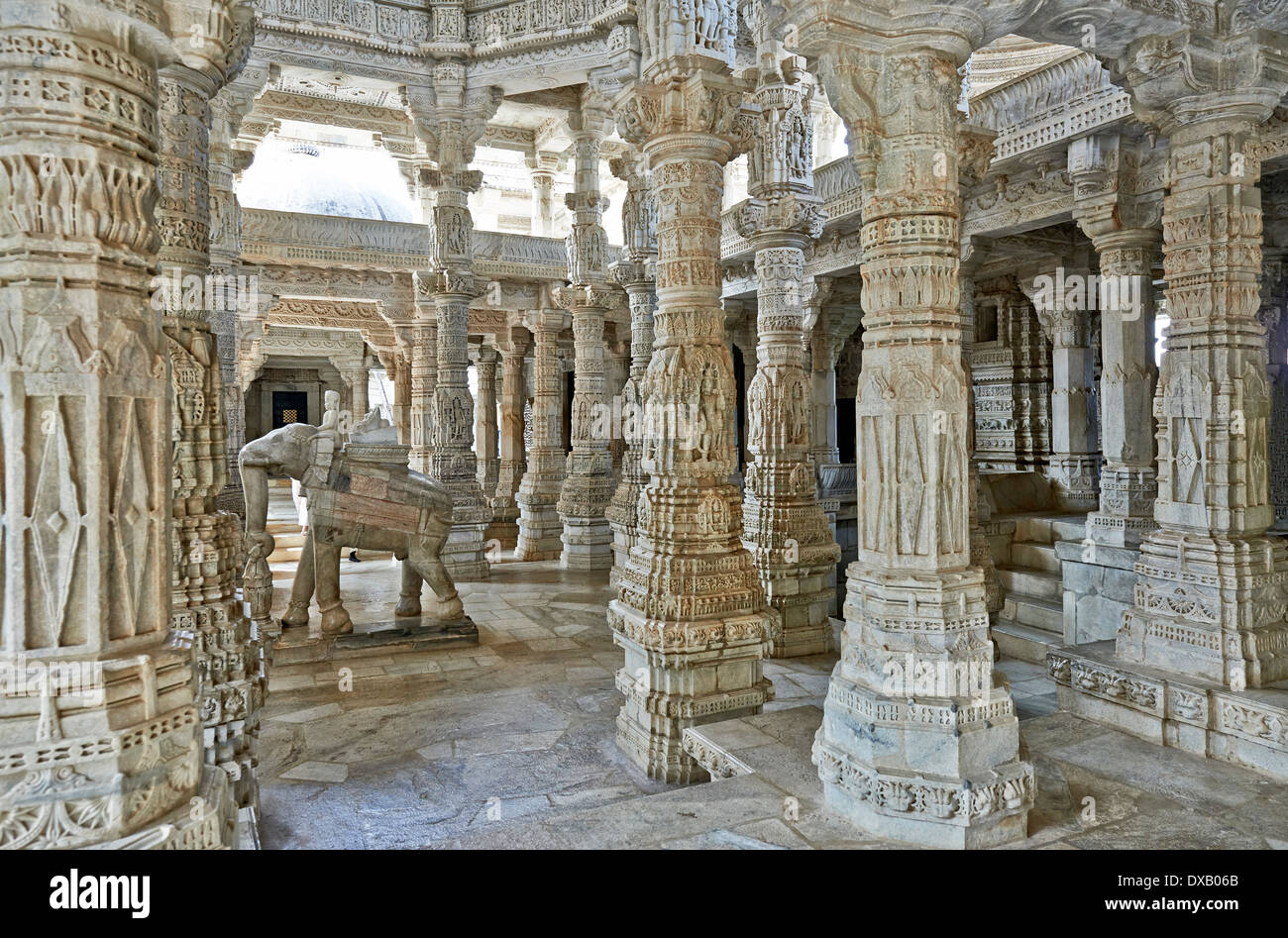 interior view of Jain Temple Ranakpur, Chaumukha Mandir, stone carving ...