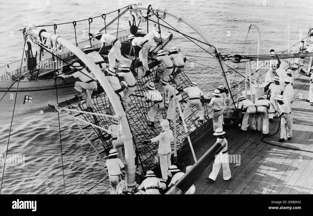 Royal navy ship ww2 hi-res stock photography and images - Alamy