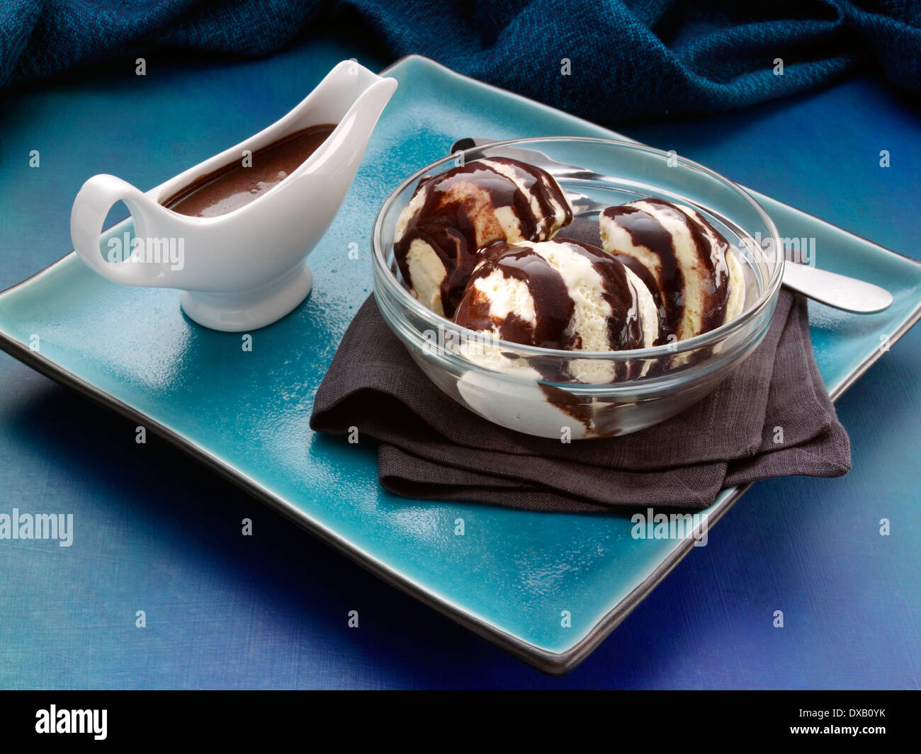 Vanilla scoops ice cream hi-res stock photography and images - Alamy