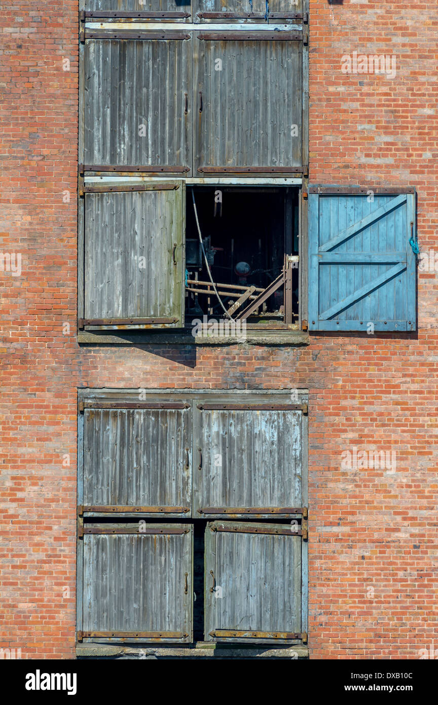 Open wooden doors hi-res stock photography and images - Alamy