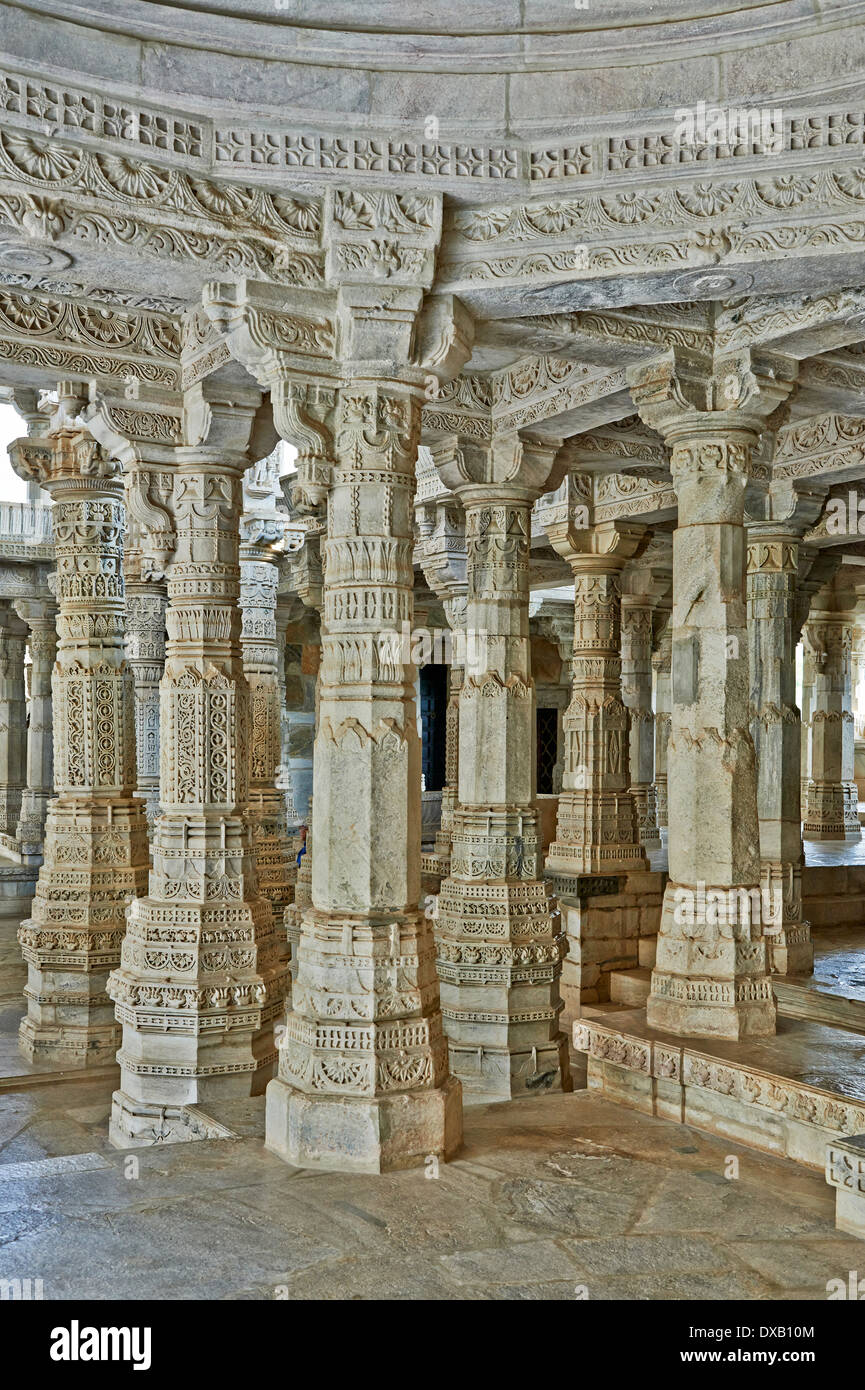 interior view of Jain Temple Ranakpur, Chaumukha Mandir, stone carving ...