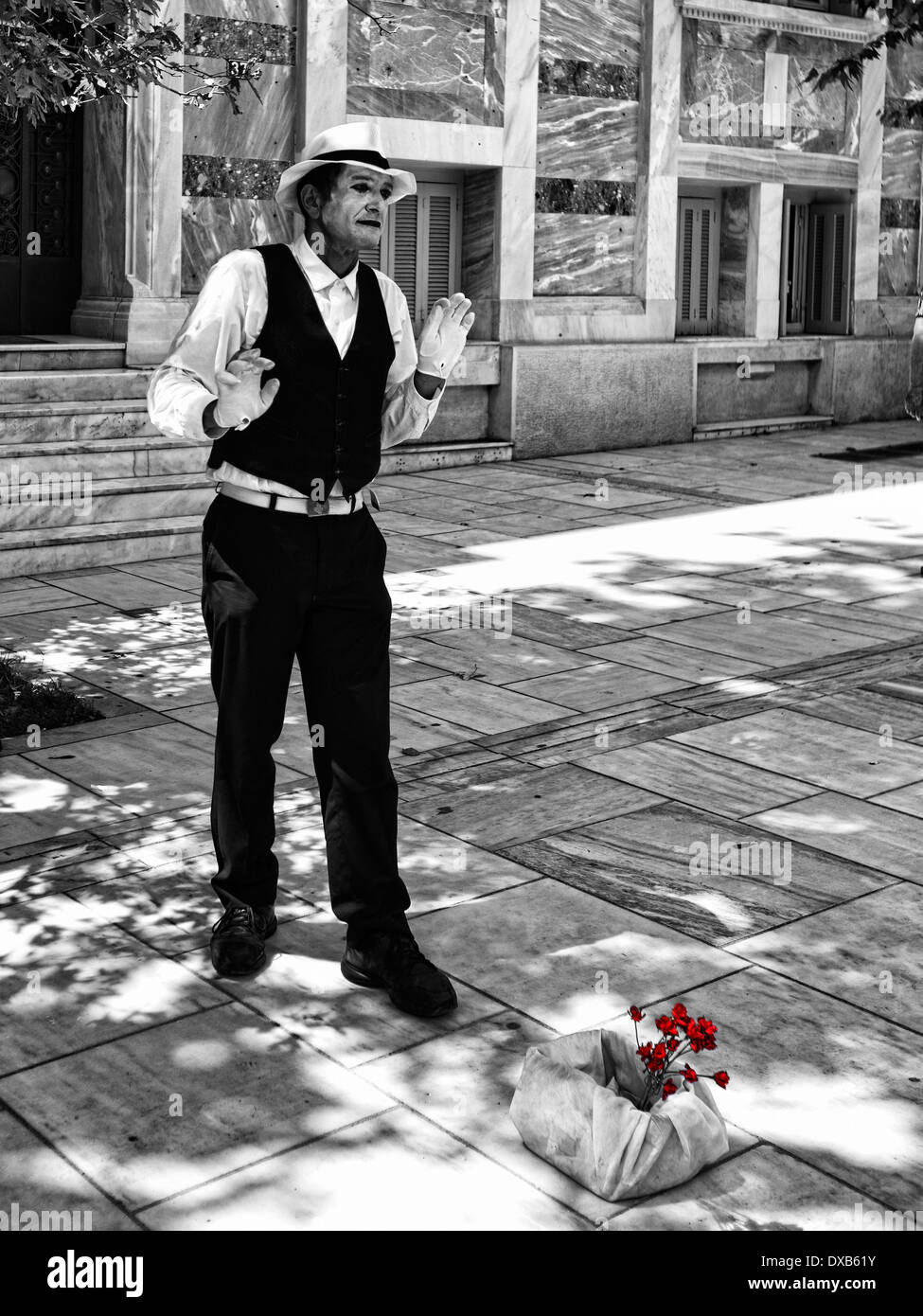 A mime performs in the street of Athens, Greece Stock Photo - Alamy