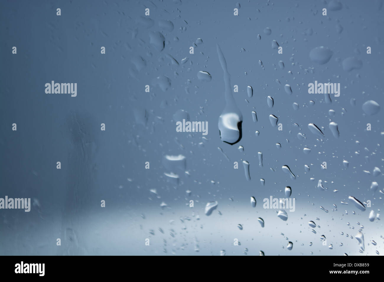 Rain drop close up hi-res stock photography and images - Alamy