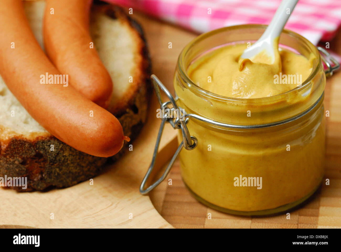 Color of mustard hi-res stock photography and images - Alamy
