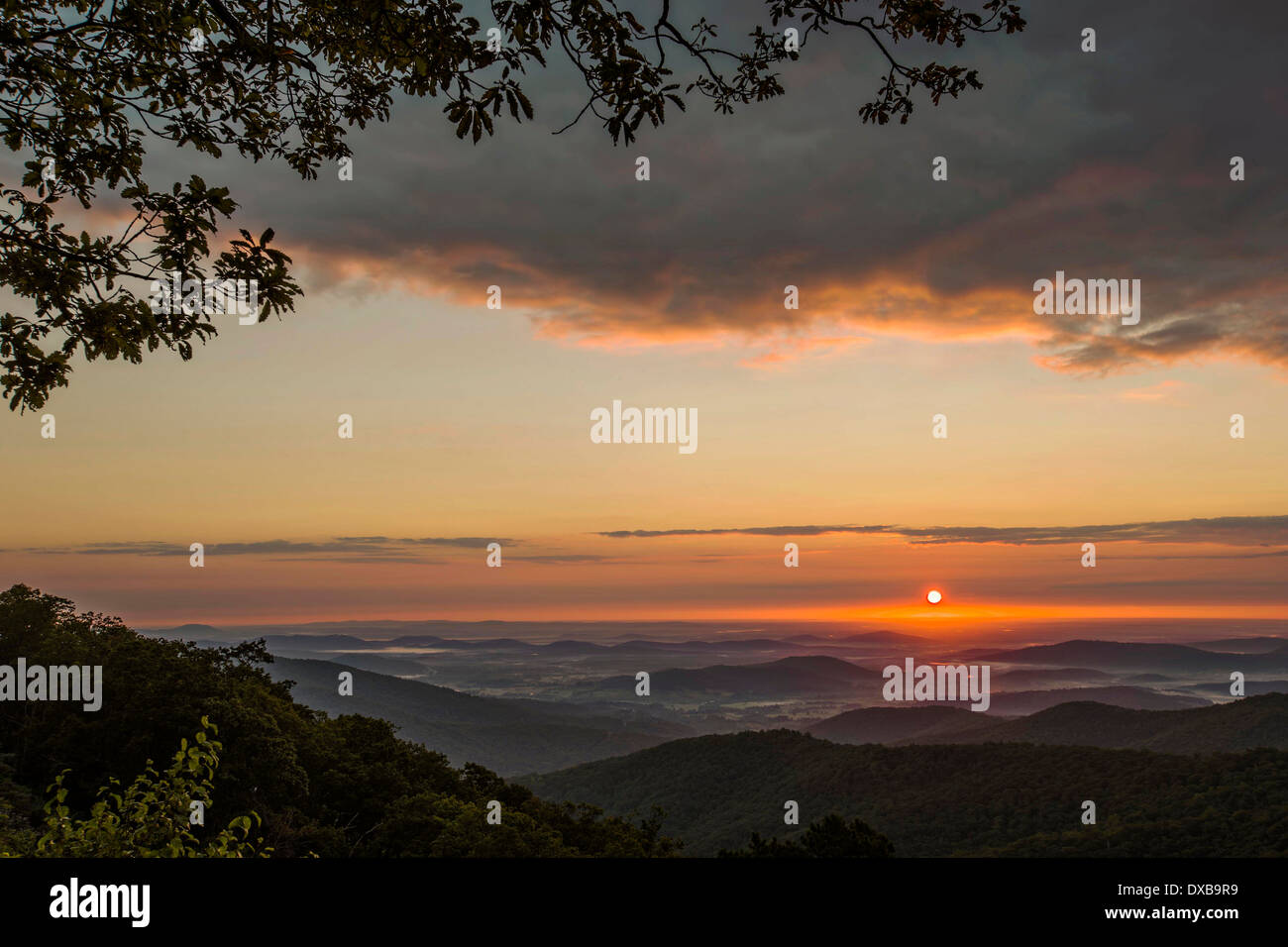 Sunrise over the Blue Ridge Mountains from Hazel Mountain Overlook in ...