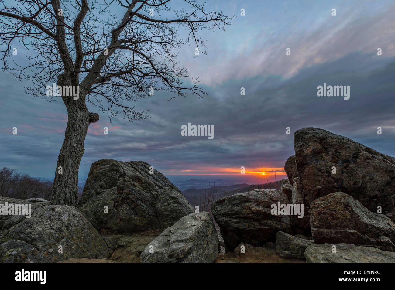 Sunrise over the Blue Ridge Mountains from Hazel Mountain Overlook in ...