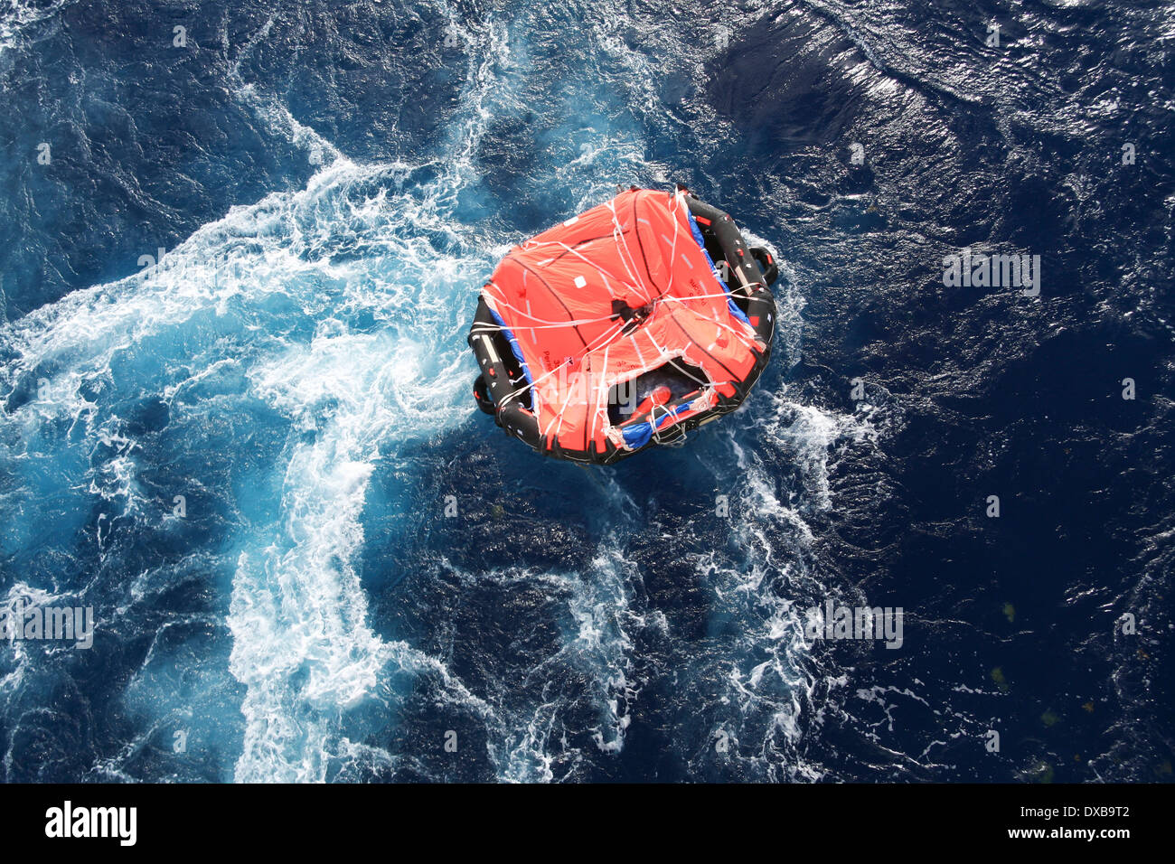 Survival raft in ocean hi-res stock photography and images - Alamy