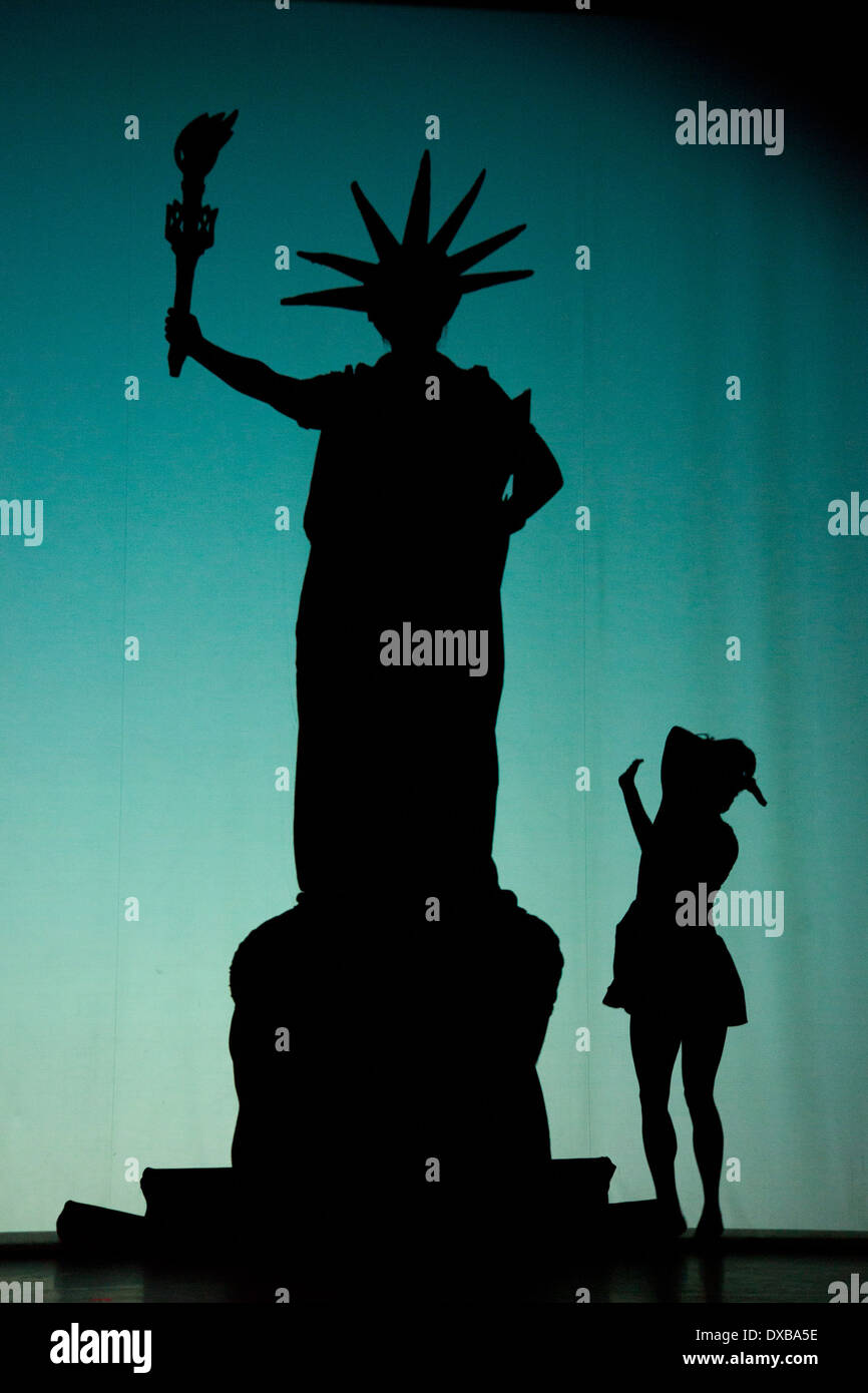 Pilobolus dance troupe presents "Shadowland" at the Peacock Theatre in ...