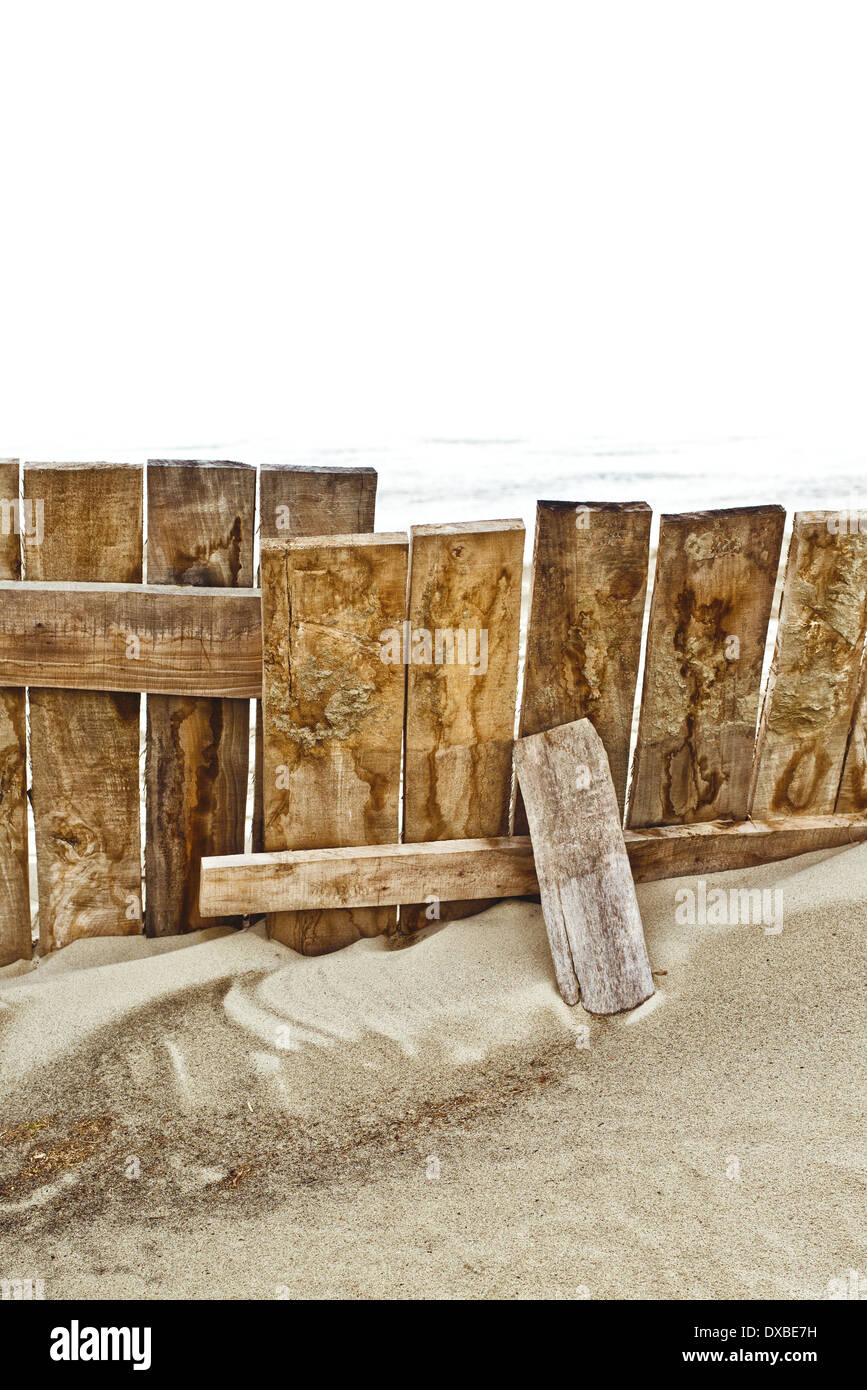 Wooden fence at the beach hi-res stock photography and images - Alamy