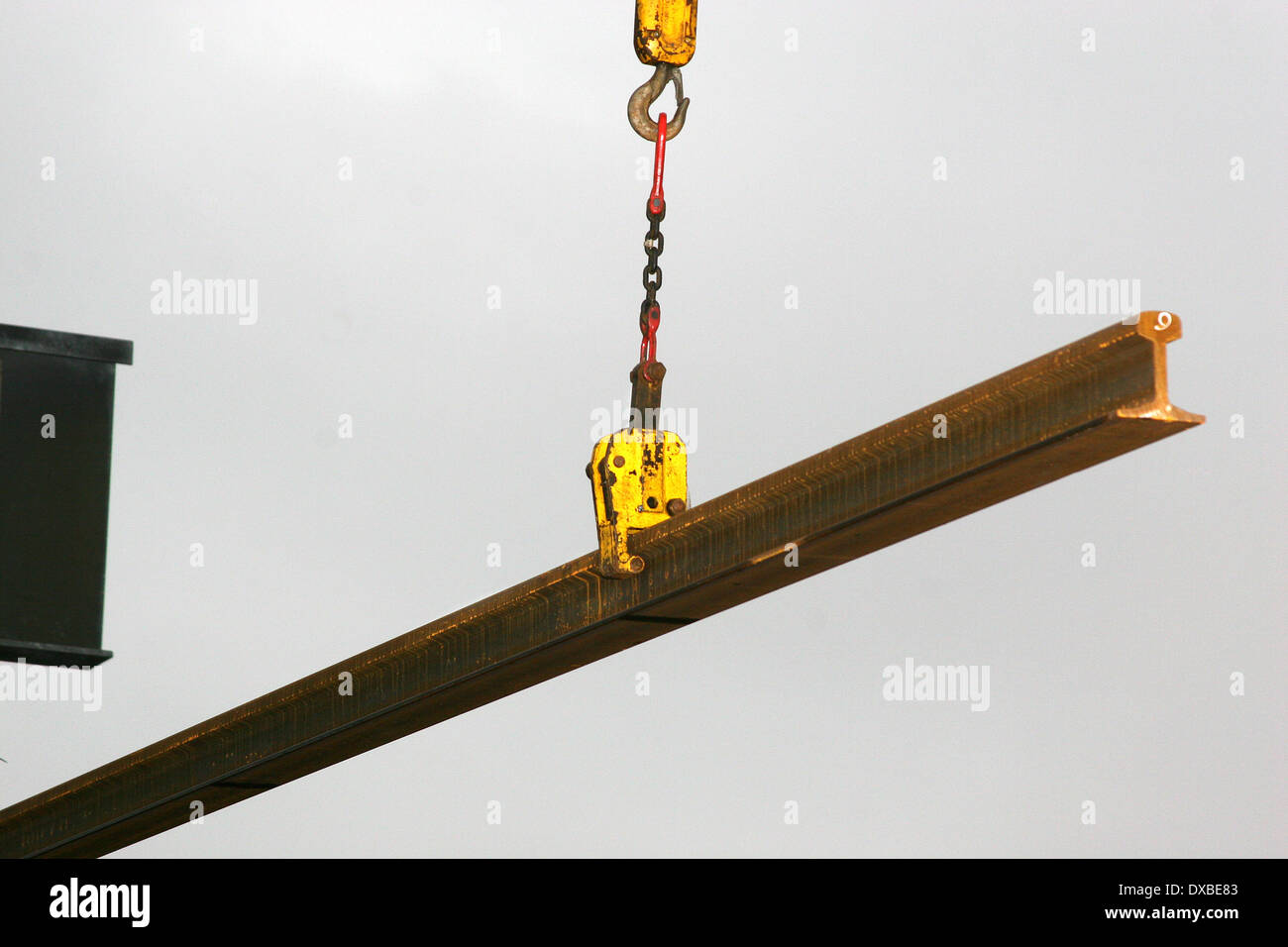 Lifting works hi-res stock photography and images - Alamy