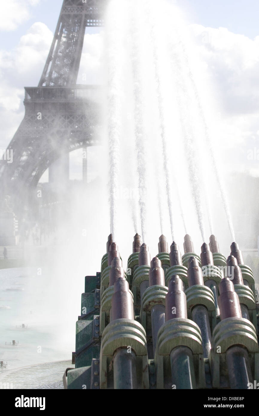 Water shooting out of the Water Cannons from the Trocodero towards the ...