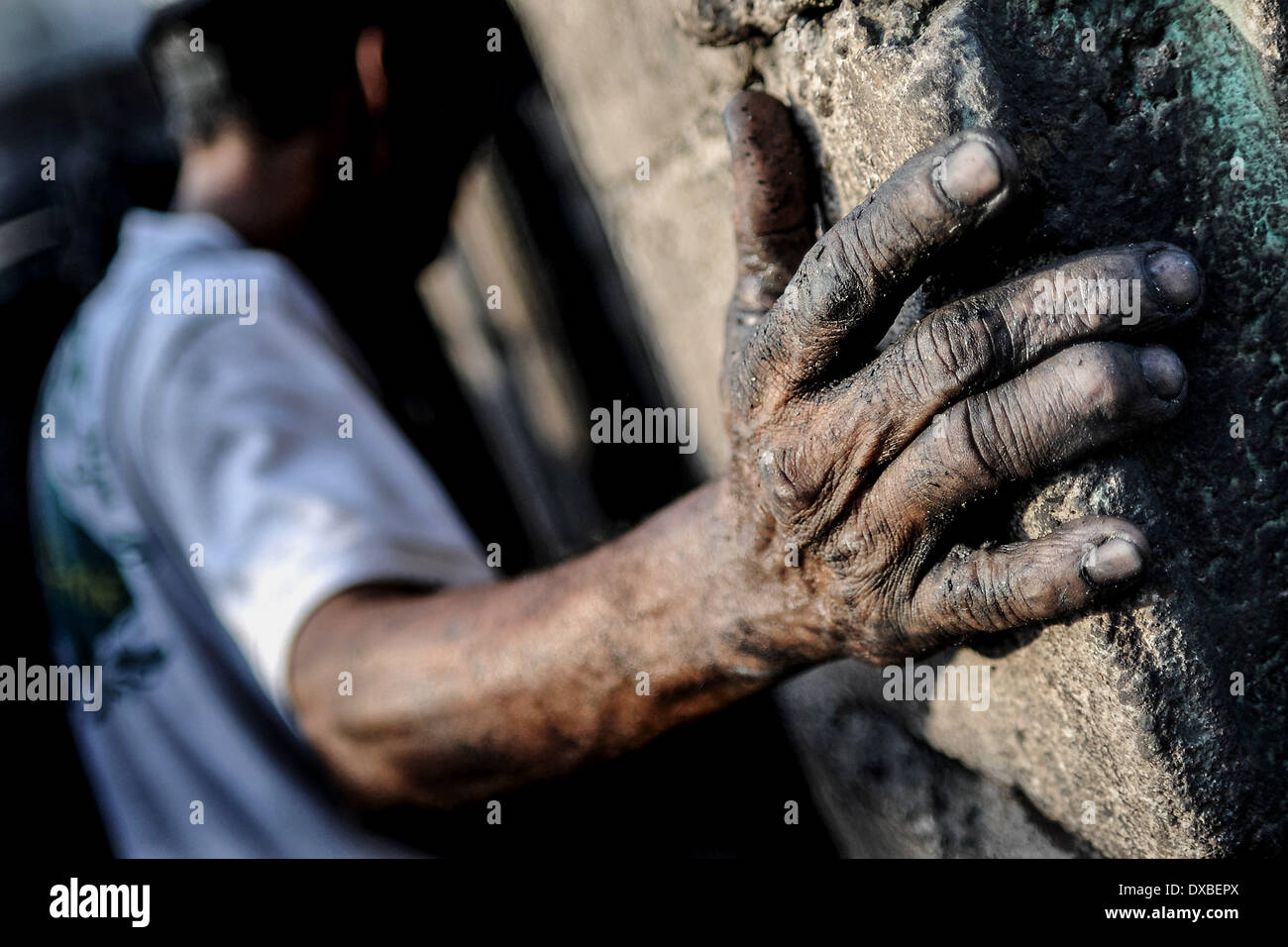 Sifting place hi-res stock photography and images - Alamy