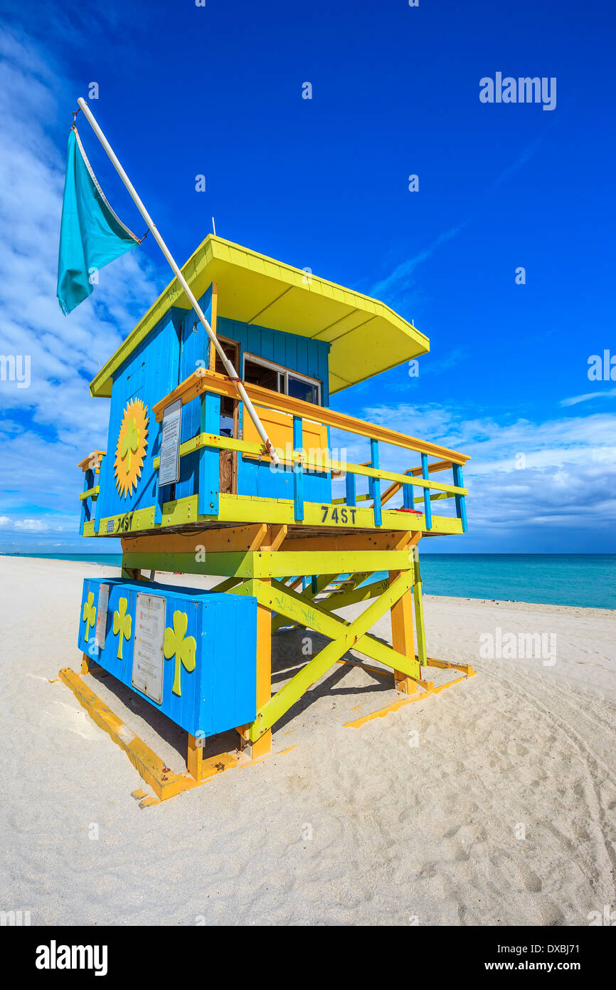 Famous lifeguard house in a typical colorful Art Deco style, Miami ...