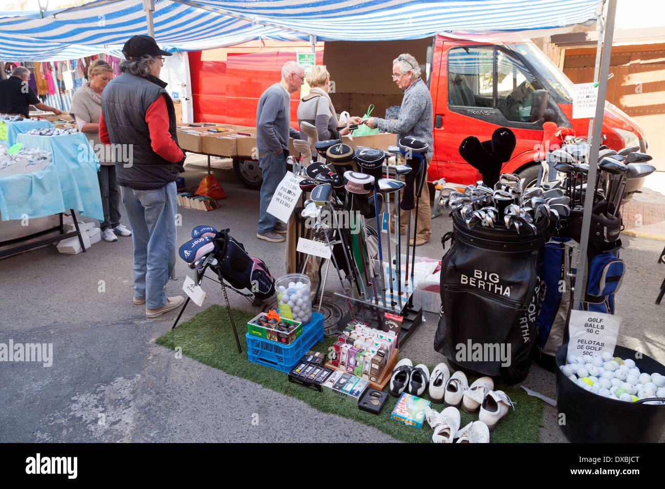 Buying clubs hi-res stock photography and images - Alamy