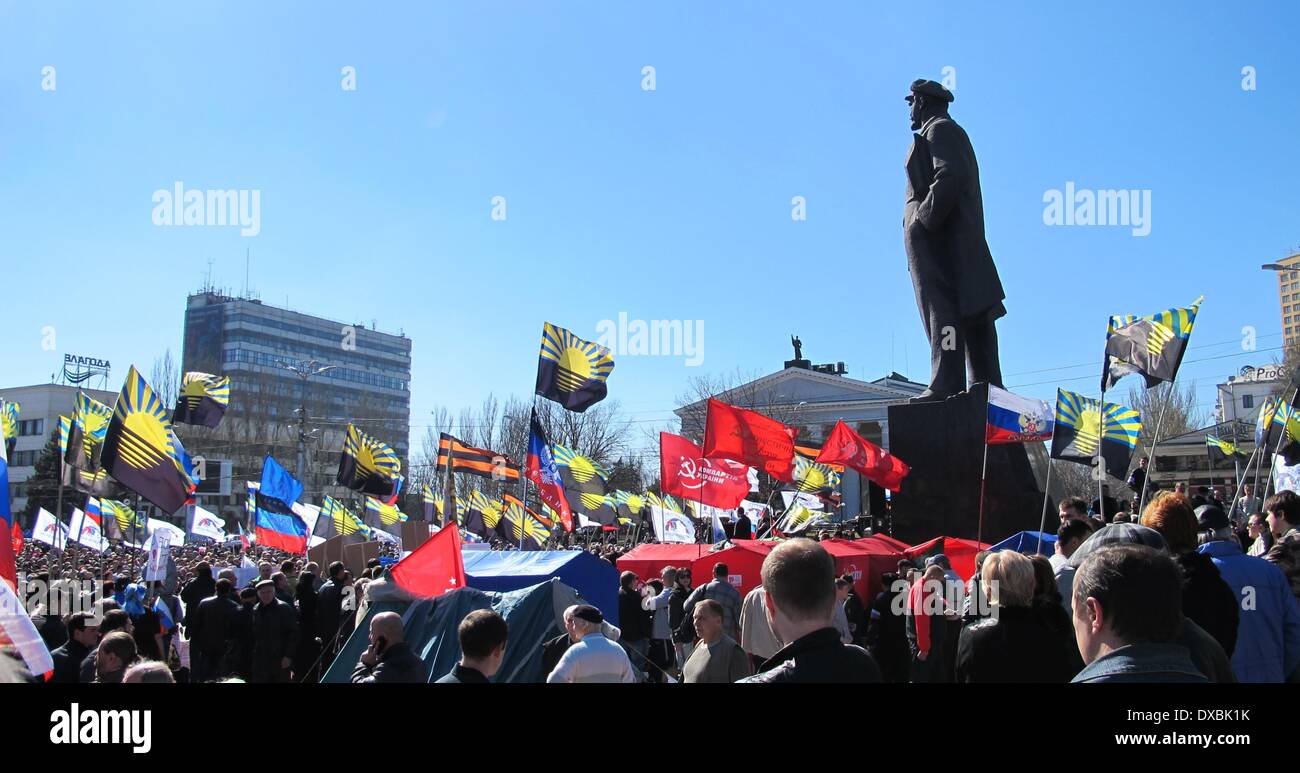 Donetsk Lenin High Resolution Stock Photography and Images - Alamy