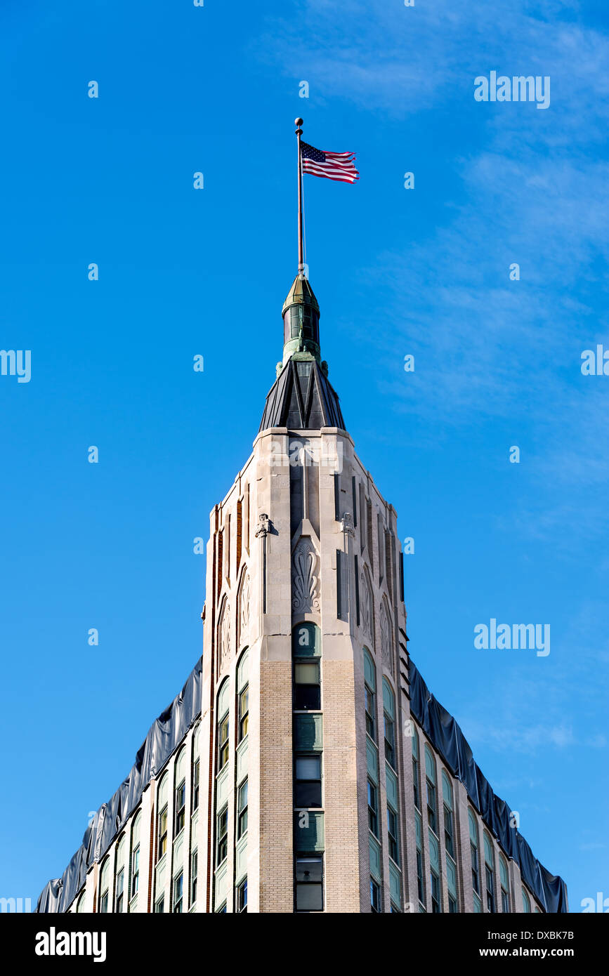 American flag office buildings hi-res stock photography and images - Alamy