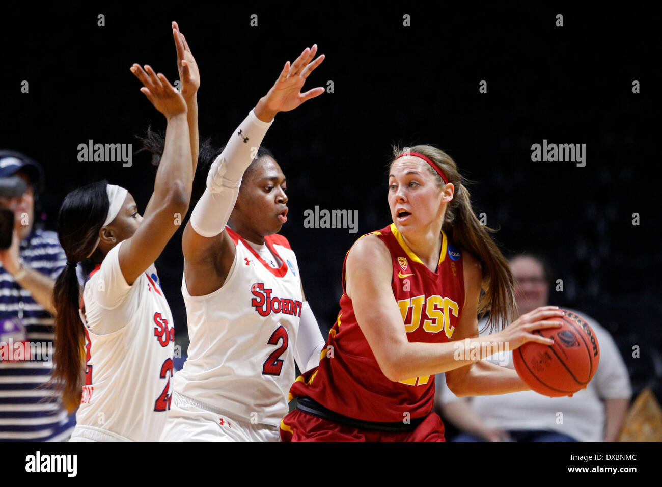 Cassie thompson hi-res stock photography and images - Alamy