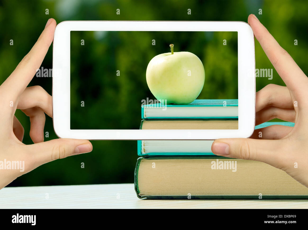 Electronic note taking hi-res stock photography and images - Alamy