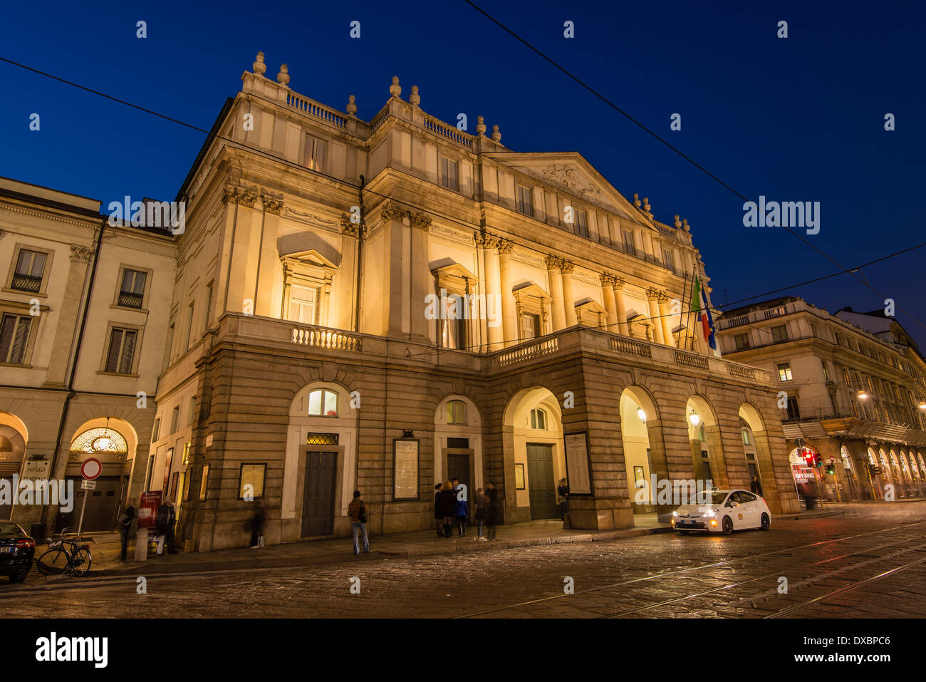 Night view of La Scala opera theatre, Milan, Lombardy, Italy Stock ...