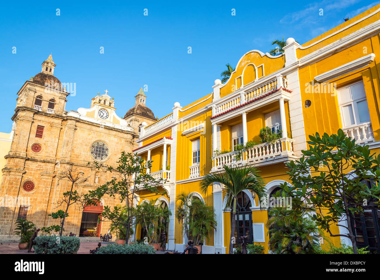 Church building visible hi-res stock photography and images - Alamy