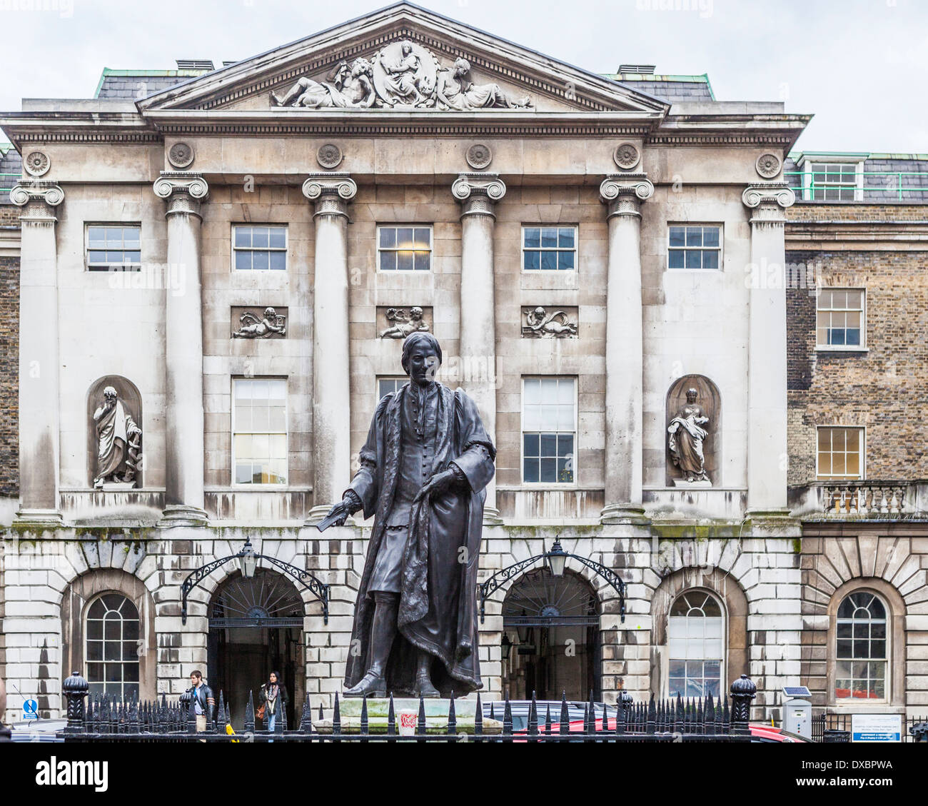 Statue of Thomas Guy in front of Old Guy's House on Guy's Campus KCL ...