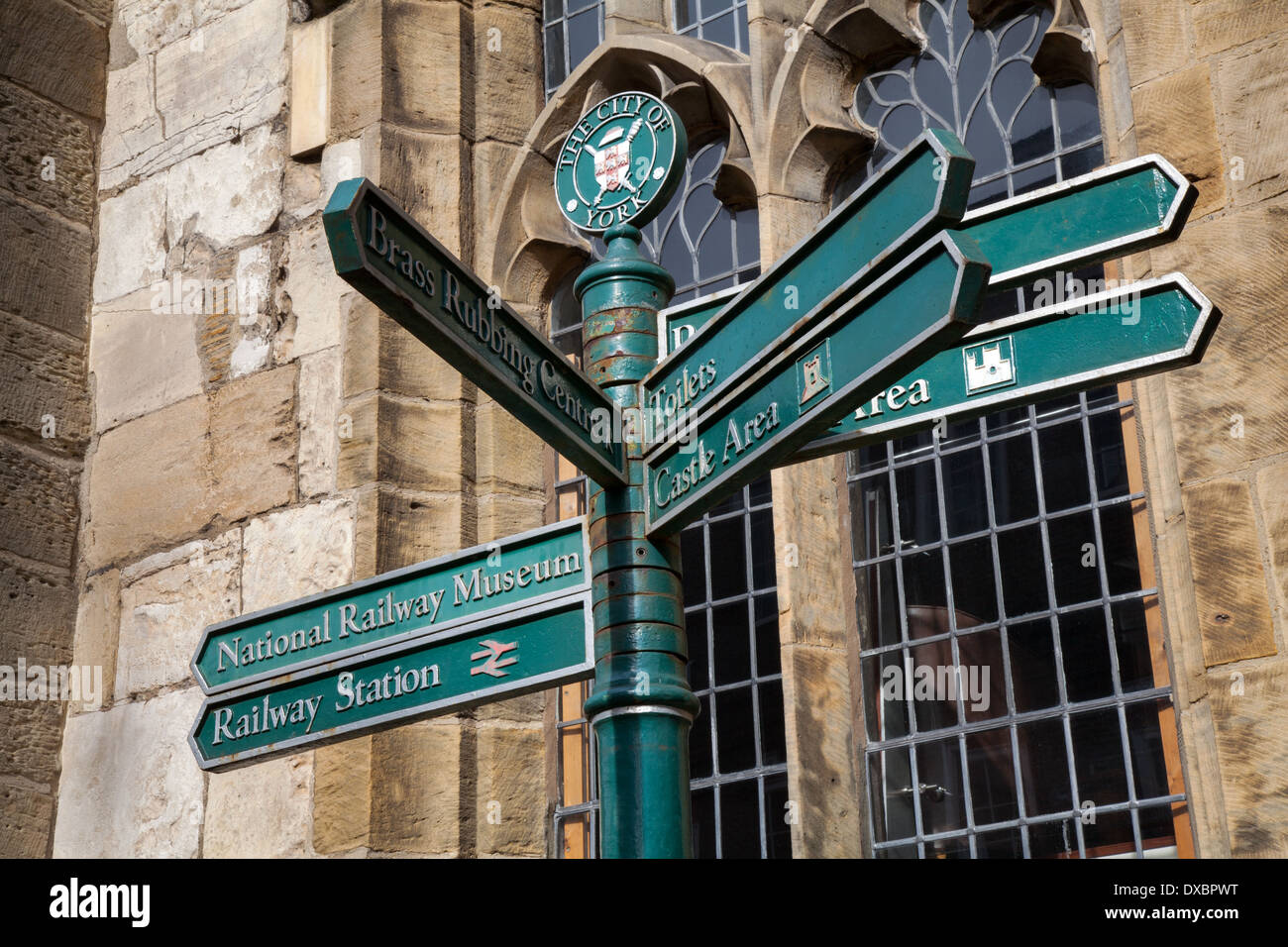 Directional Tourist information and visitor attractions signs to ...