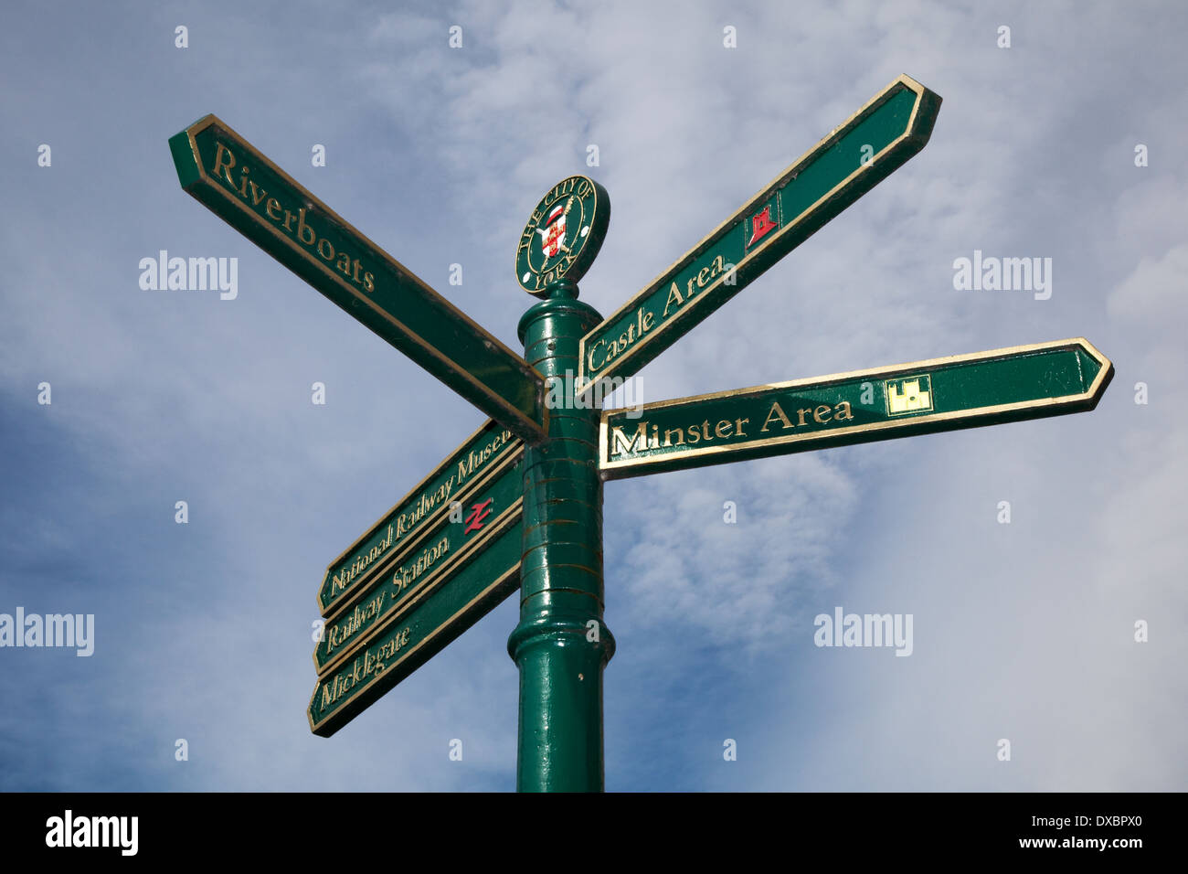 Directional signage in shopping centre hi-res stock photography and ...