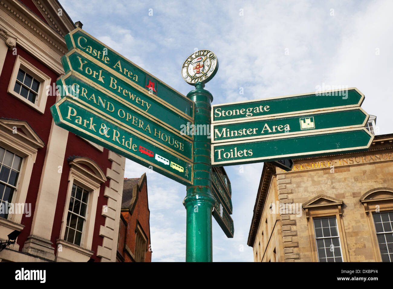 Directional Tourist information and visitor attractions signs to ...