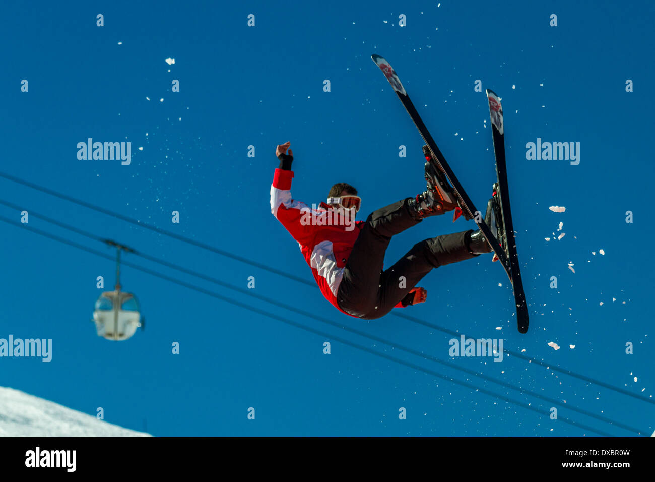 Car flying through air hi-res stock photography and images - Alamy