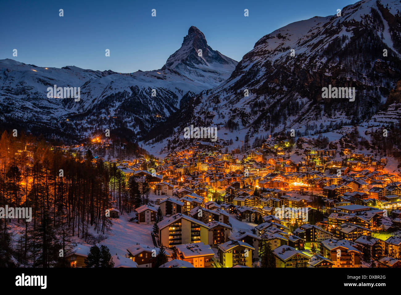 Night skyline with Matterhorn behind, Zermatt, Wallis or Valais ...