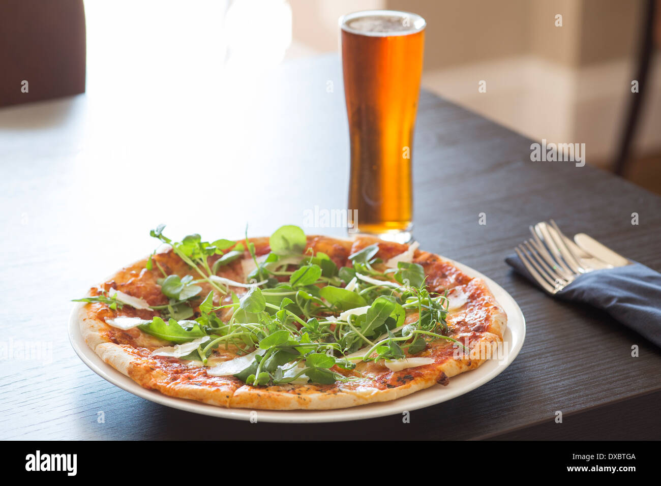 Pizza beer hi-res stock photography and images - Alamy