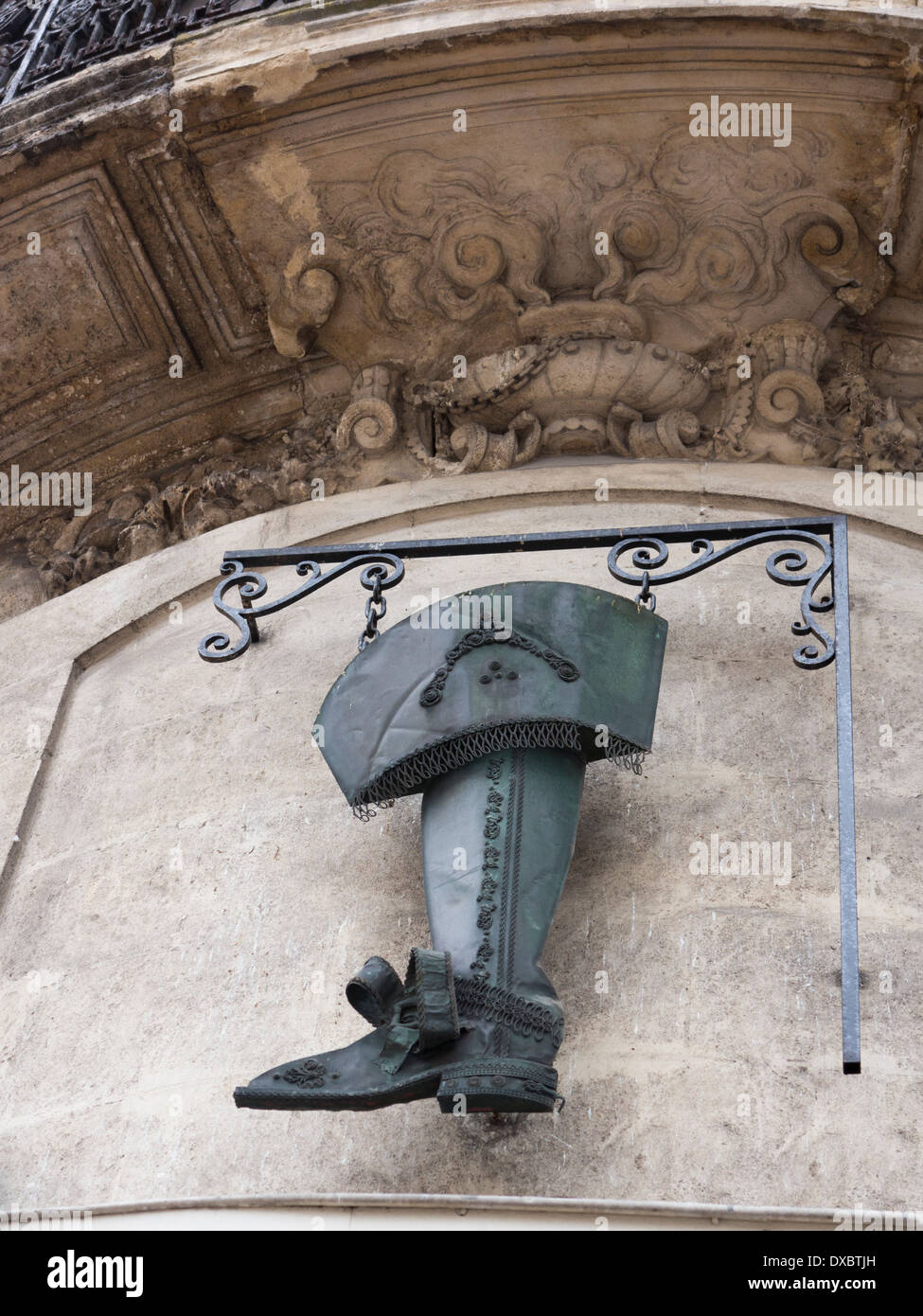 Bootmaker's sign hi-res stock photography and images - Alamy