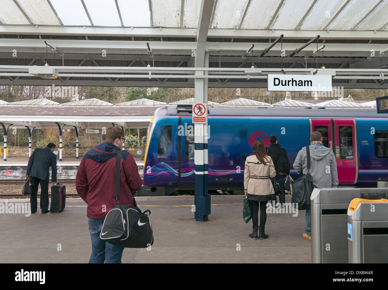 Durham rail station hi-res stock photography and images - Alamy