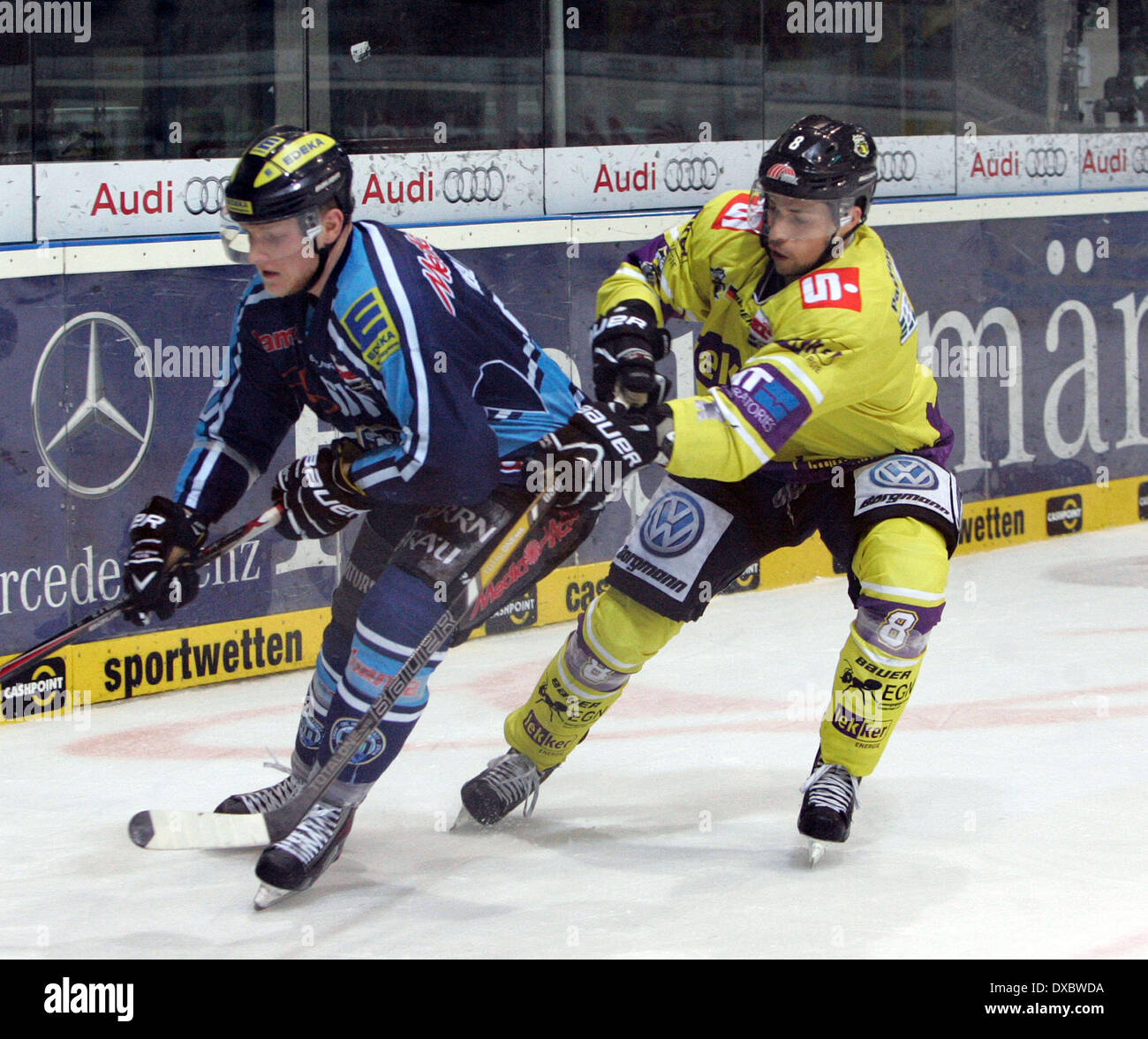 Saturn arena hi-res stock photography and images - Alamy