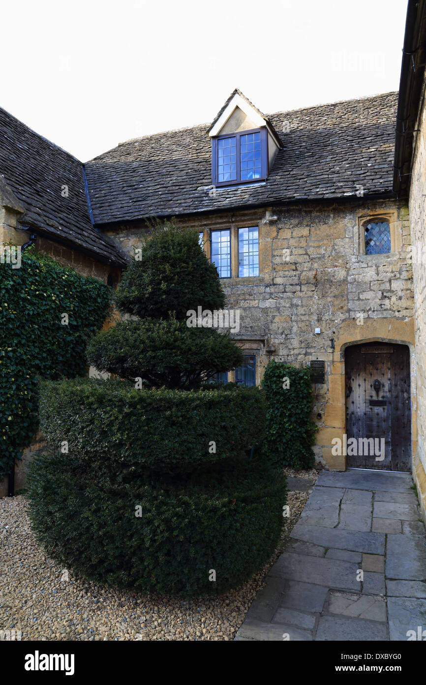 A Small Courtyard on Main Street/Road through the Town of Broadway ...