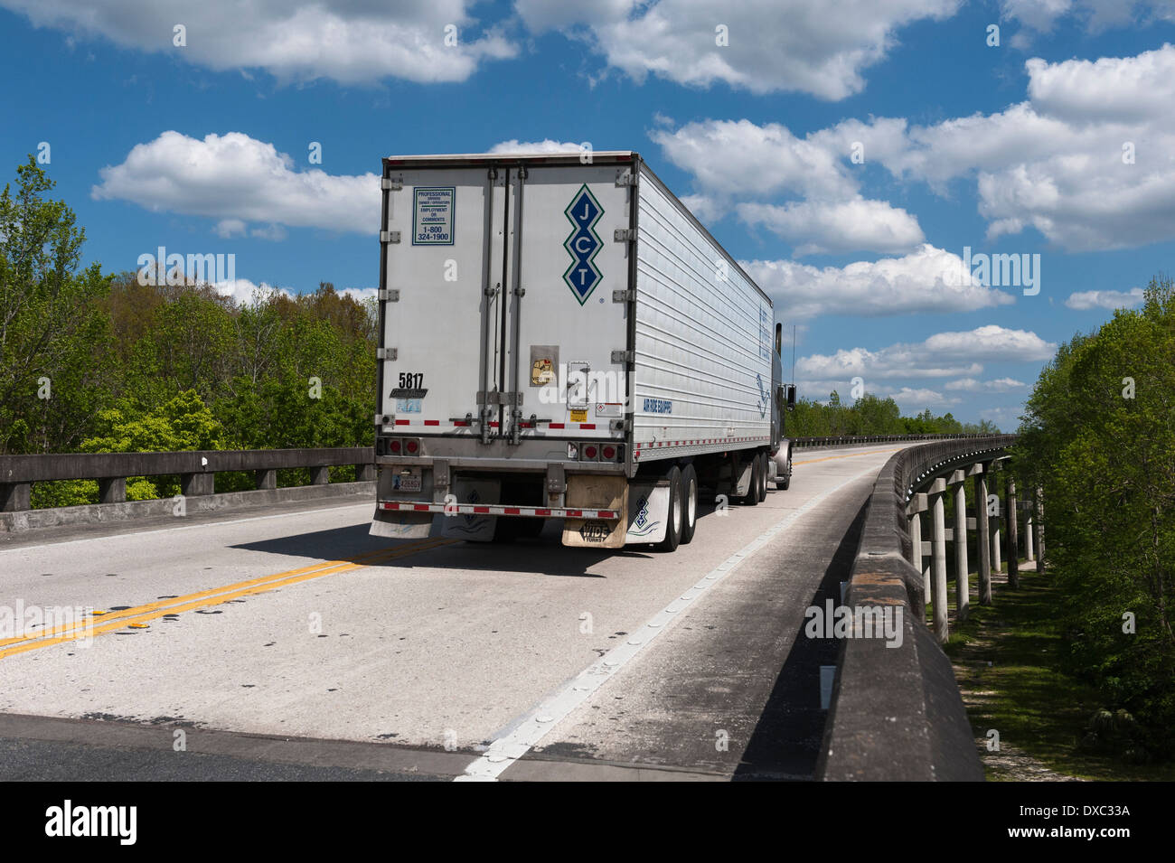 Traffic crossing the Ocklawaha River Bridge in Marion County Ocala ...