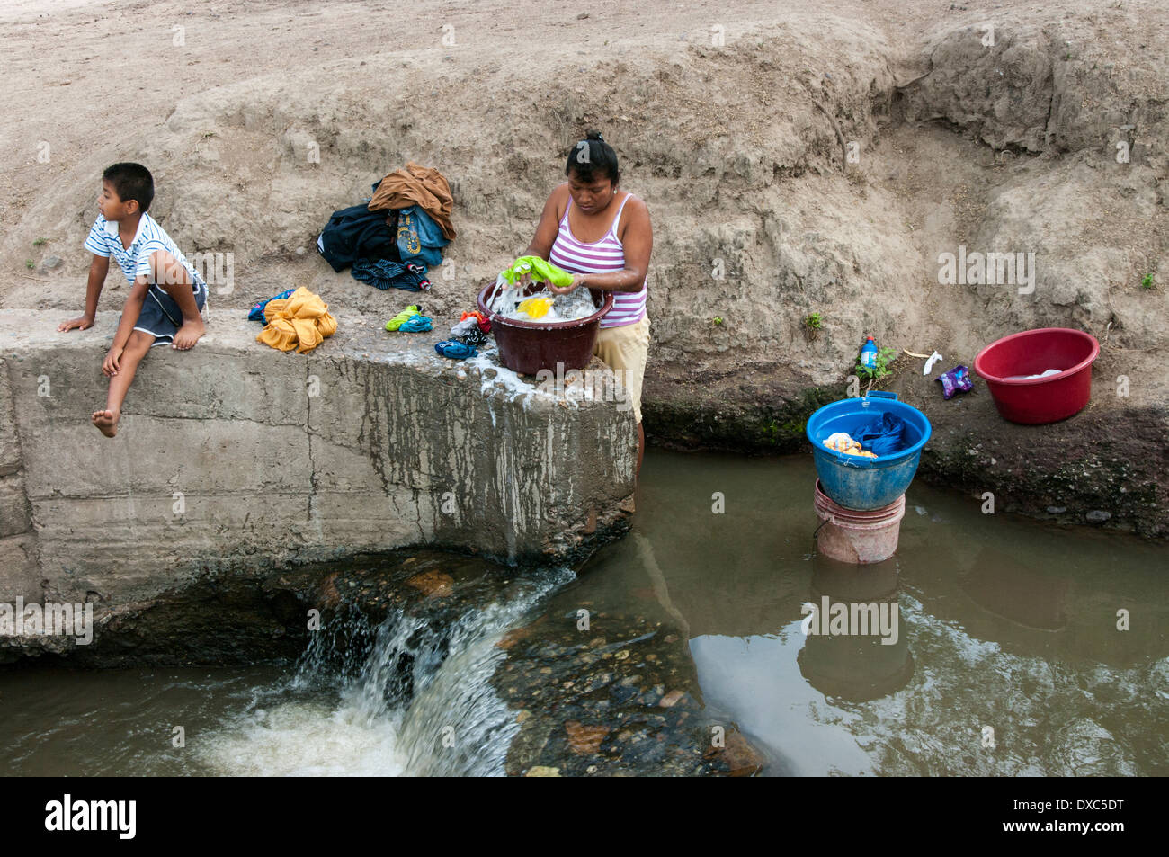 Peruvian River People High Resolution Stock Photography and Images - Alamy