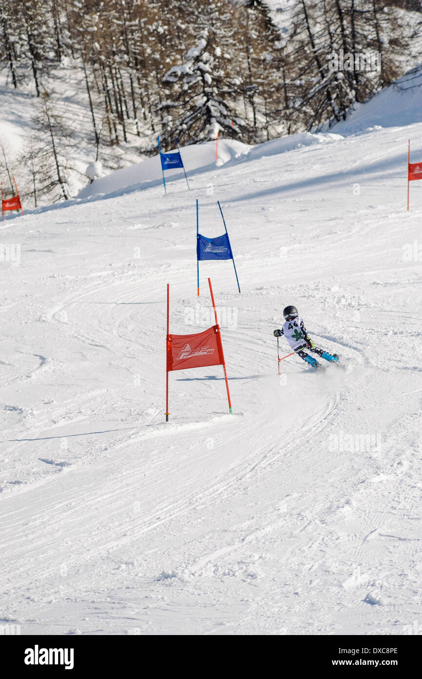 Alpine ski race of children Stock Photo - Alamy