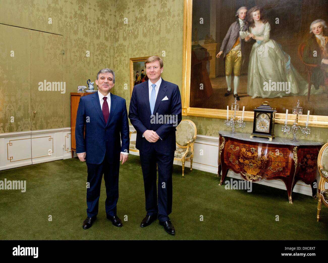 King Willem-Alexander of The Netherlands (R) receives President ...