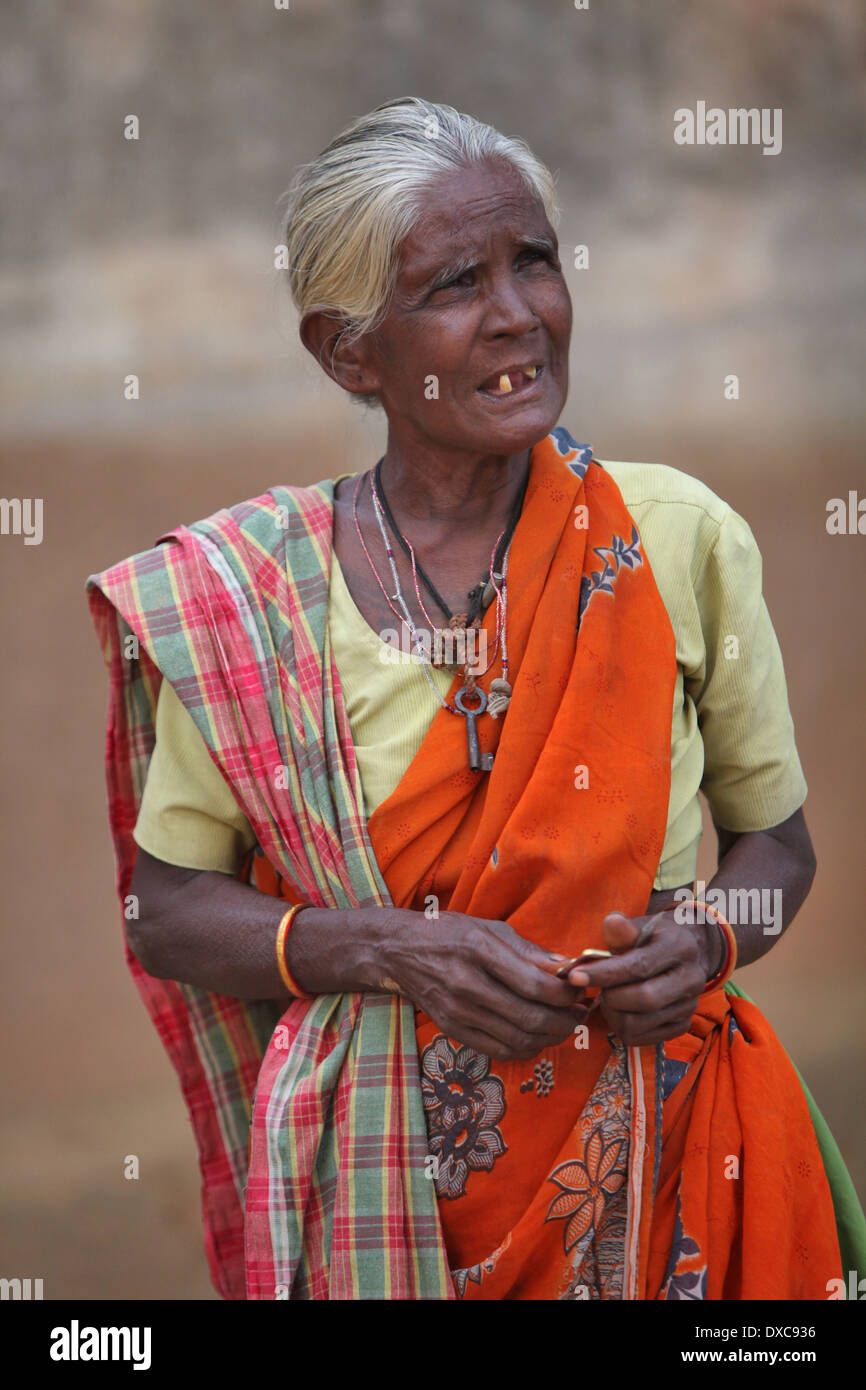 Portrait of old tribal woman. Santhal tribe. Hardhekitand village, Dist ...