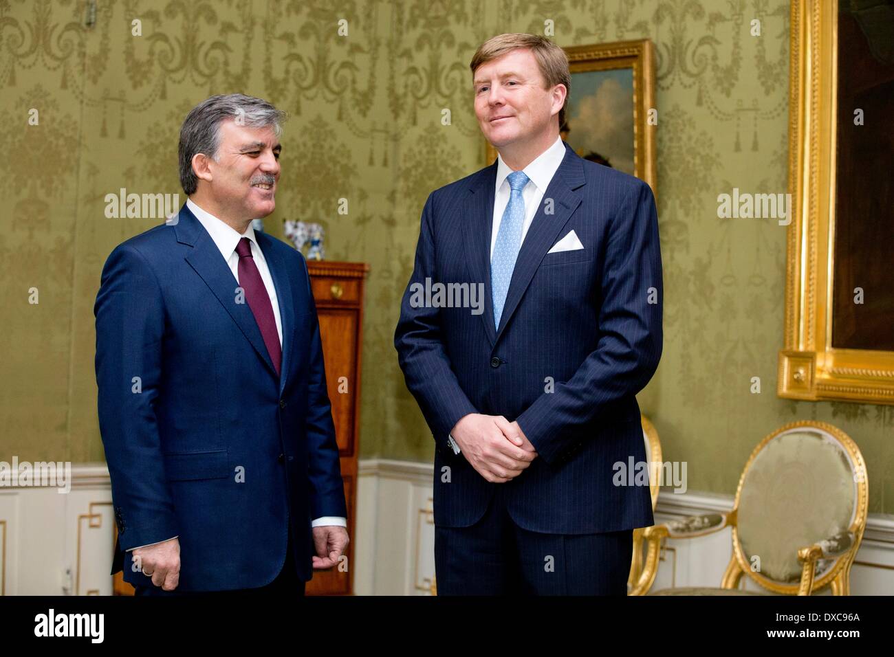 King Willem-Alexander of The Netherlands (R) receives President ...