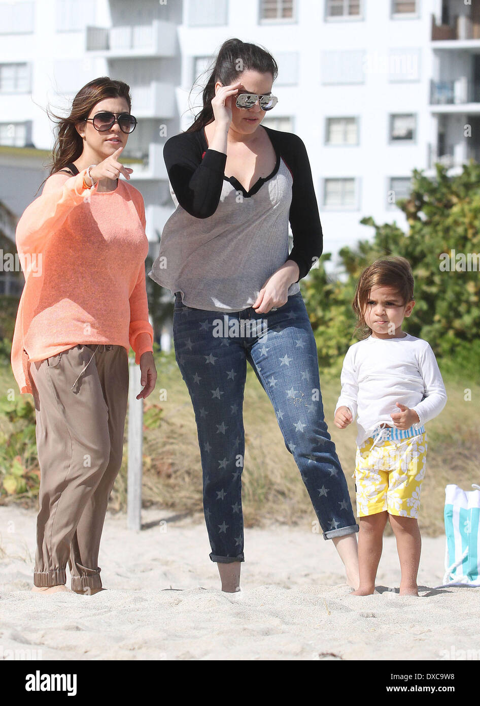 Khloe Kardashian with Kourtney Kardashian and her son Mason Disick ...