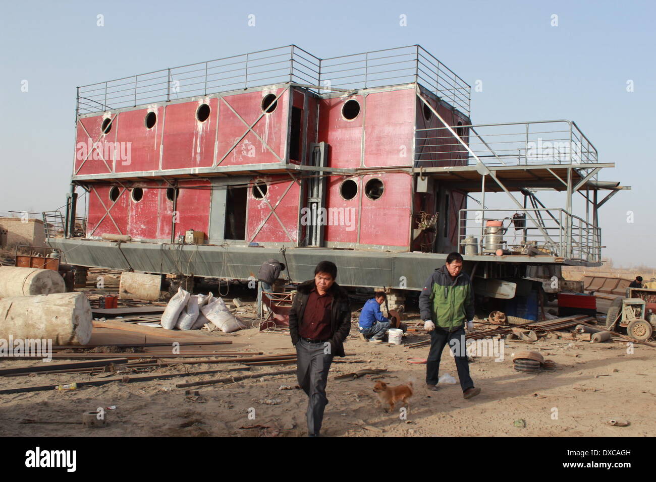 It's Noah's Ark! On the south bank of the Tarim River in Xinjiang ...