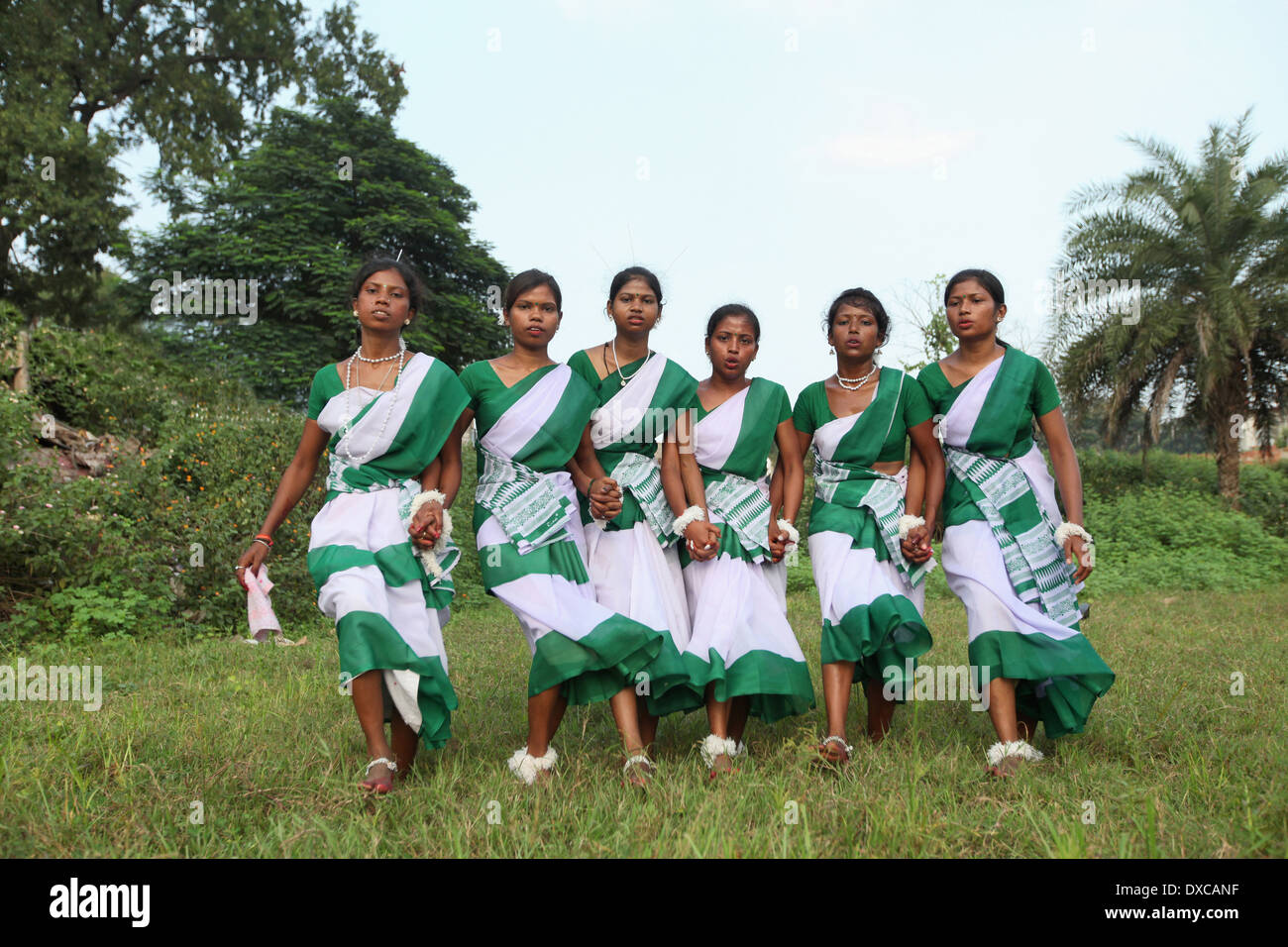 Oraon folk dance hi-res stock photography and images - Alamy