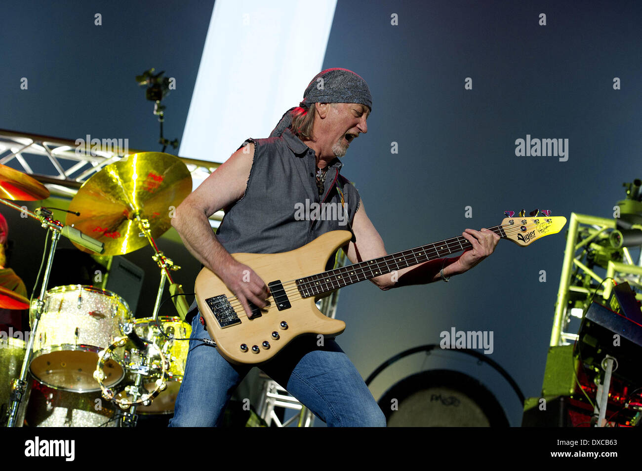 Roger glover hi-res stock photography and images - Alamy