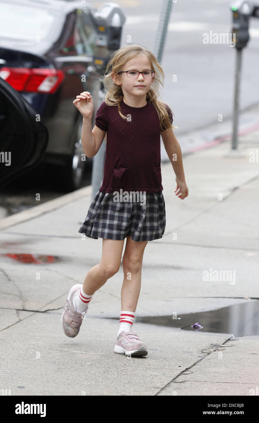 Violet Affleck Jennifer Garner and Ben Affleck take their two daughters ...