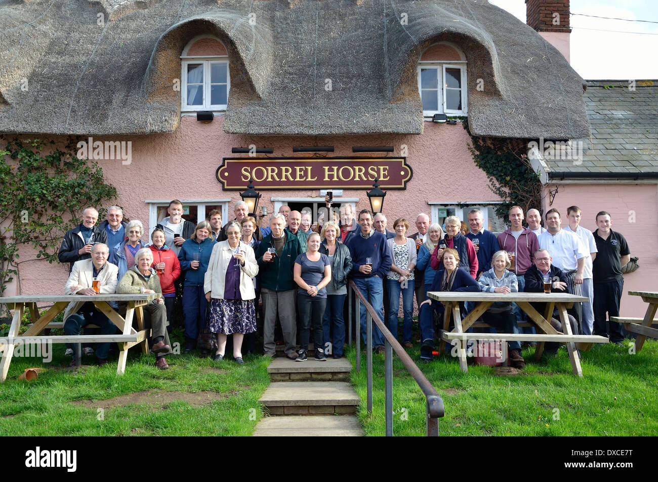 Sorrel Horse, staff and customers. Shottisham. Suffolk Stock Photo - Alamy