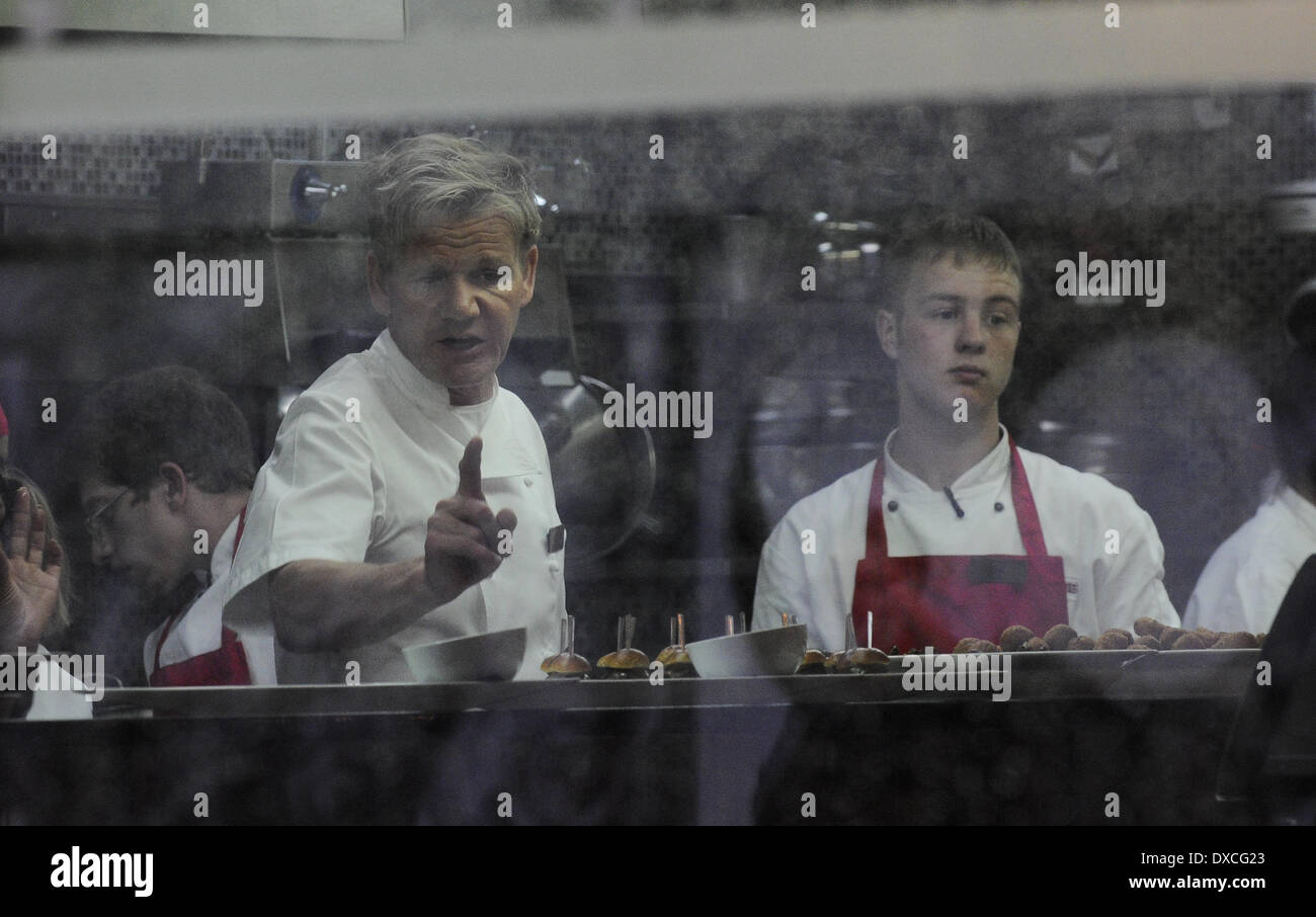 Gordon ramsay kitchen hi-res stock photography and images - Alamy