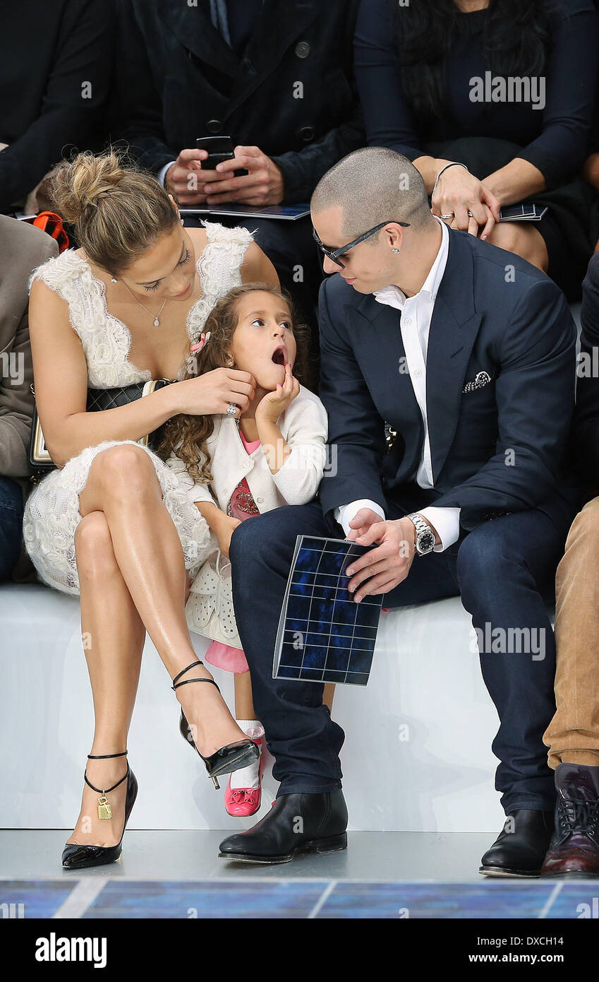 Jennifer Lopez, her daughter Emme and Casper Smart Paris Fashion Week ...